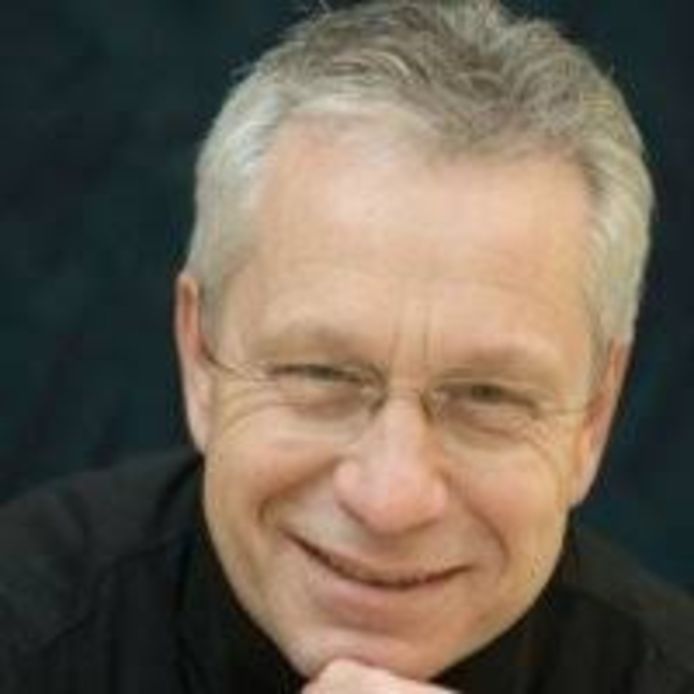 Vijf lintjes regenen in Oisterwijk: Gerard van der Kaa, Martien Bergman ...