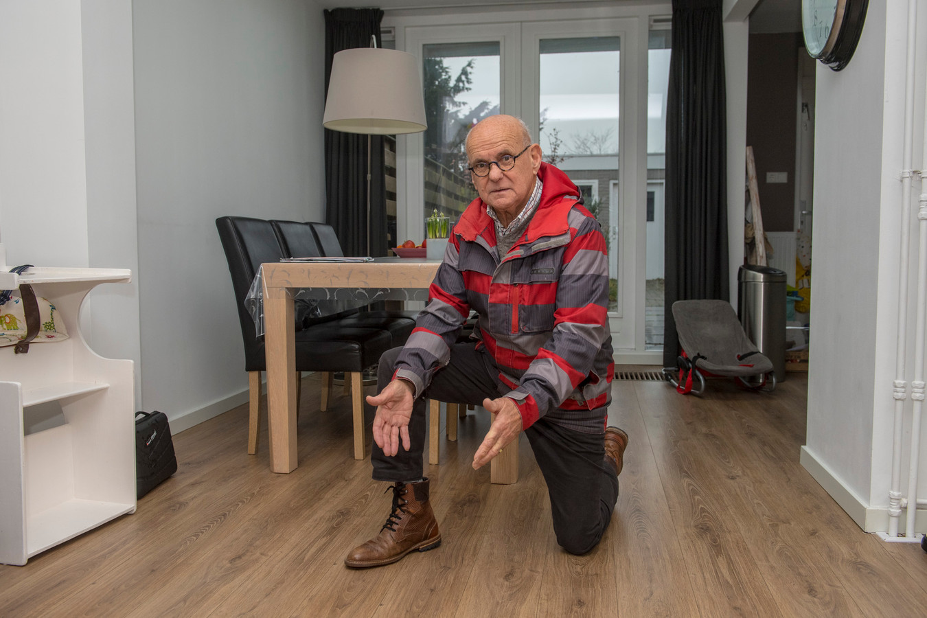 Ronald Kersten (76) geeft zoektocht naar gedenkplaatje van overval ...