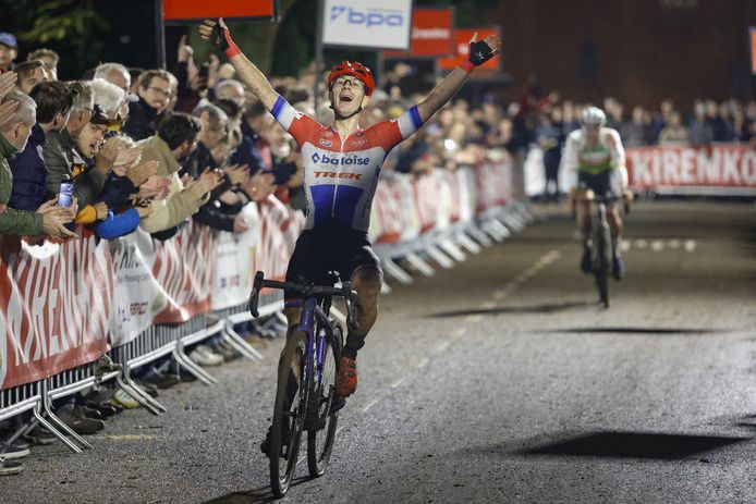 Fem van Empel en Lars van der Haar winnen Nacht van Woerden ...