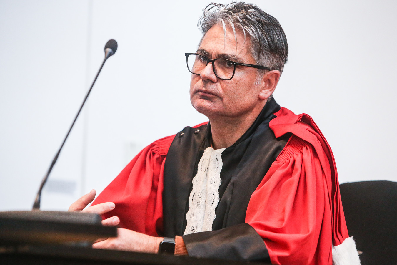 ASSISEN. “Hij gooide nog schroevendraaier neer naast Ismet, als ‘bewijs ... ASSISEN. “Hij gooide nog schroevendraaier neer naast Ismet, als ‘bewijs ...