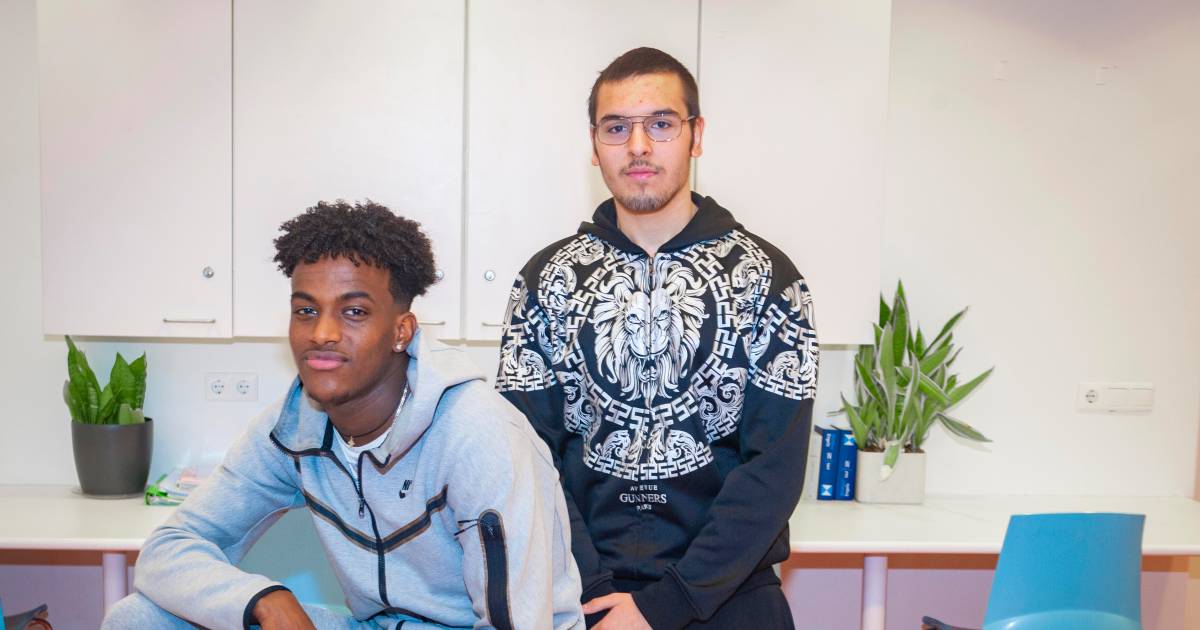 Samuel en Rahim zien met angst en beven een nieuwe lockdown aankomen ...