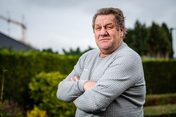 Een scherpe Johan Boskamp (net uit zijn bed) overschouwt de ...