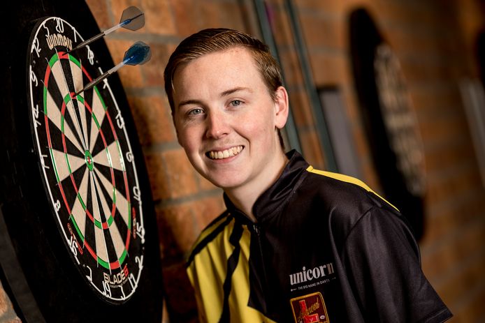 Owen Roelofs staat met 1-0 voor tegen WK-favoriet, maar is er zelf nog niet bij in Ally Pally ...