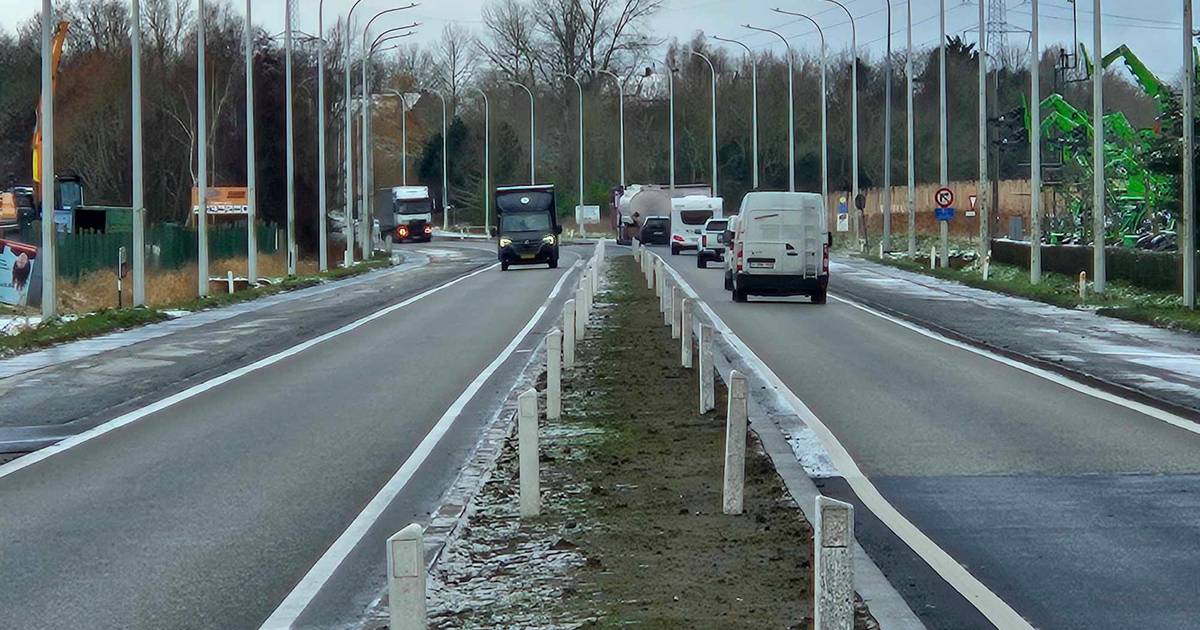 Jonge chauffeur moet examens opnieuw doen na te snel rijden op Rijksweg ...