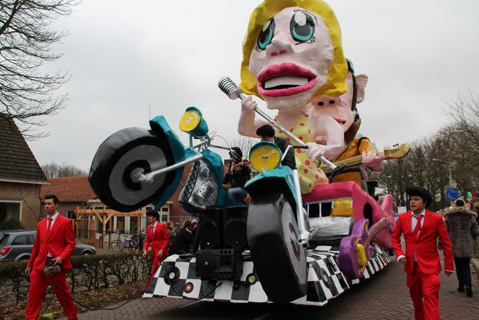 Uitslag | De muziek voorop tijdens optocht in Berlicum | Sint ...