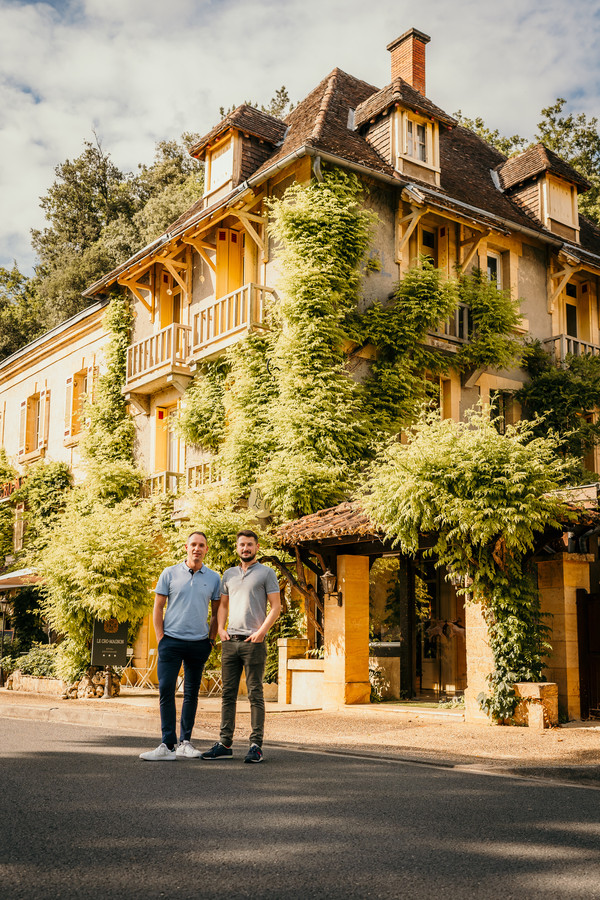 “Eerst een kasteel, maar dan toch maar een hotel”: Ruud en Jan genieten ...