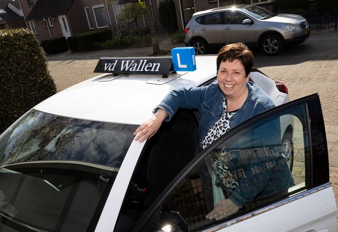 Ans van der Wallen is 40 jaar rij-instructeur ‘Mijn vak is meer dan ...