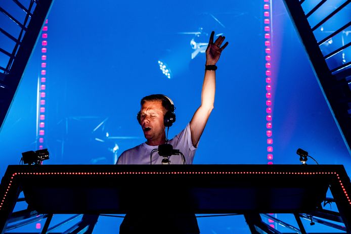 Armin van Buuren keert in 2024 terug naar Ahoy voor uitgebreider A State Of Trance | Show | AD.nl