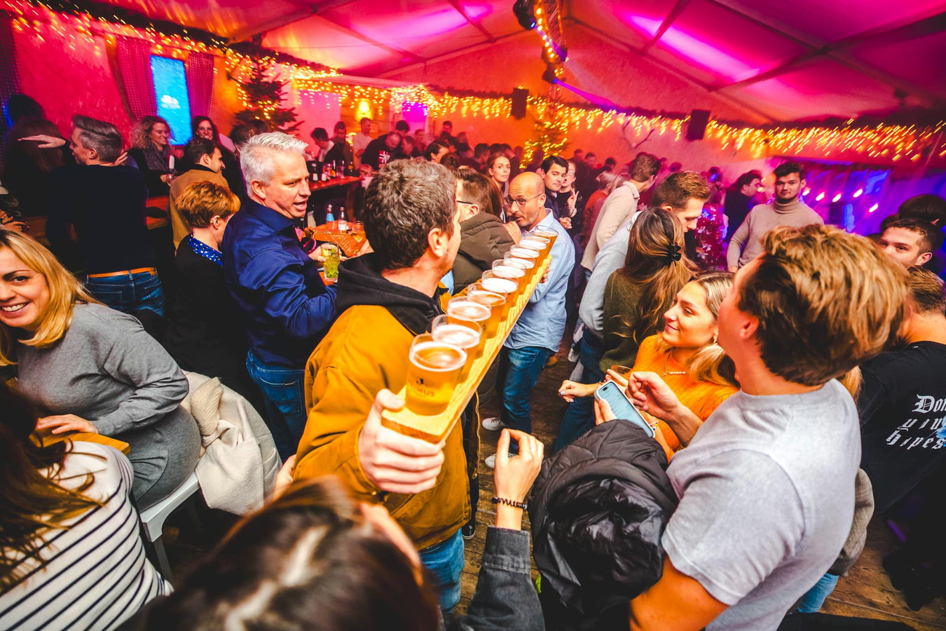 Waan jezelf in een Zwitserse berghut op Bar Perron | Foto | hln.be