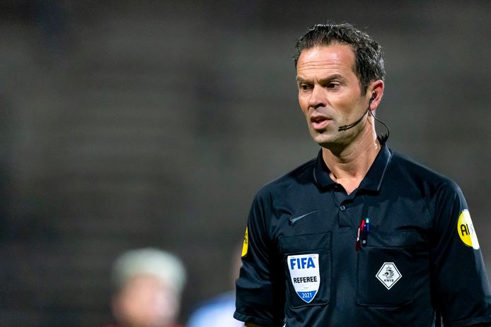 Bas Nijhuis ‘gepasseerd’ voor UEFA-wedstrijden na optredens in ‘De Oranjezomer’ | Nederlands ...