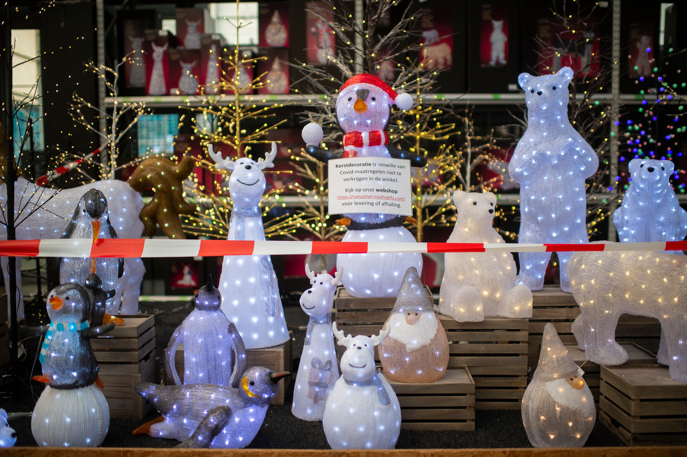 Tuincentrum Van Uytsel sluit alle rekken met niet-essentiële producten ...