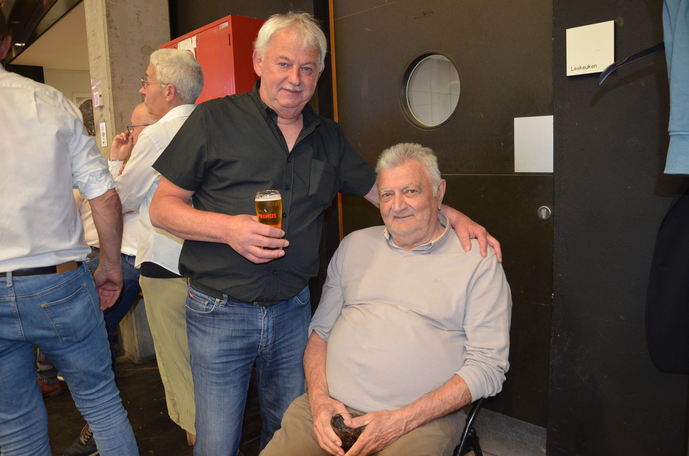 Forza Ninove-sympathisanten tevreden met resultaten Vlaams Belang in ...