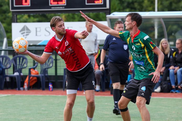 Timo de Wit toont Eindhovense clubliefde bij DSC | Sport regio | ed.nl