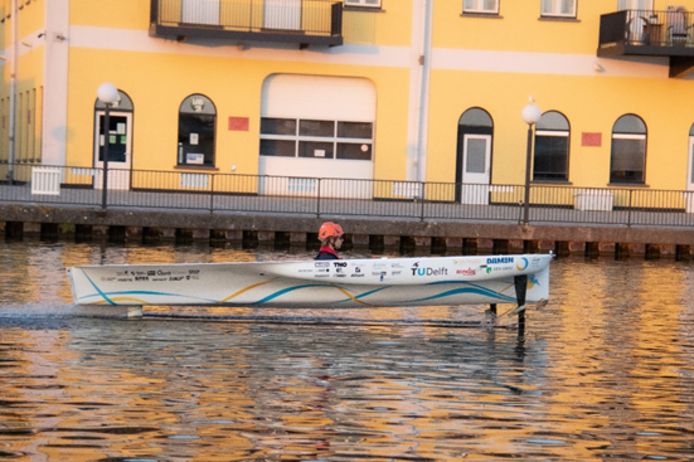 Studenten ontwerpen boot die vaart én vliegt op waterstof: ‘Alles is ...
