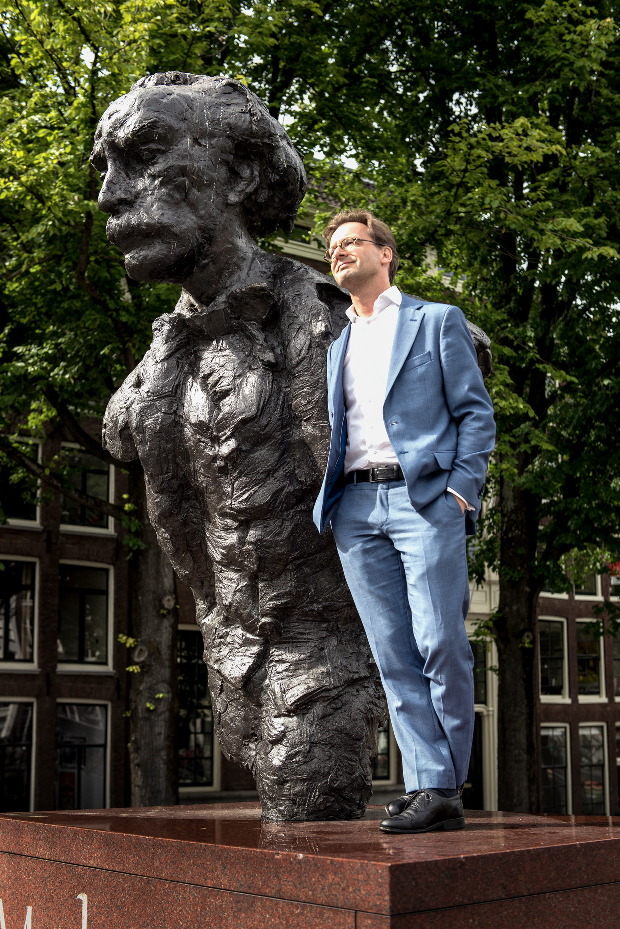 SP-Kamerlid Ronald van Raak schreef een boek over zo’n dertig ...