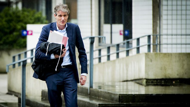 Zussen Holleeder klagen advocaat van hun broer aan | Het Parool