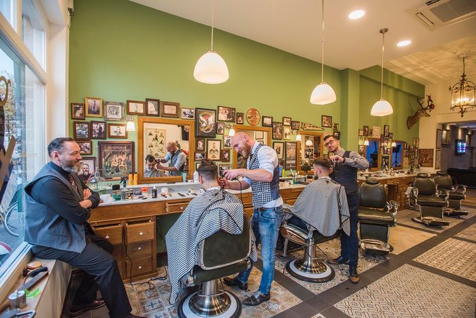 Testosteron klotst tegen de plinten omhoog: Meesterbarbier aan de ...