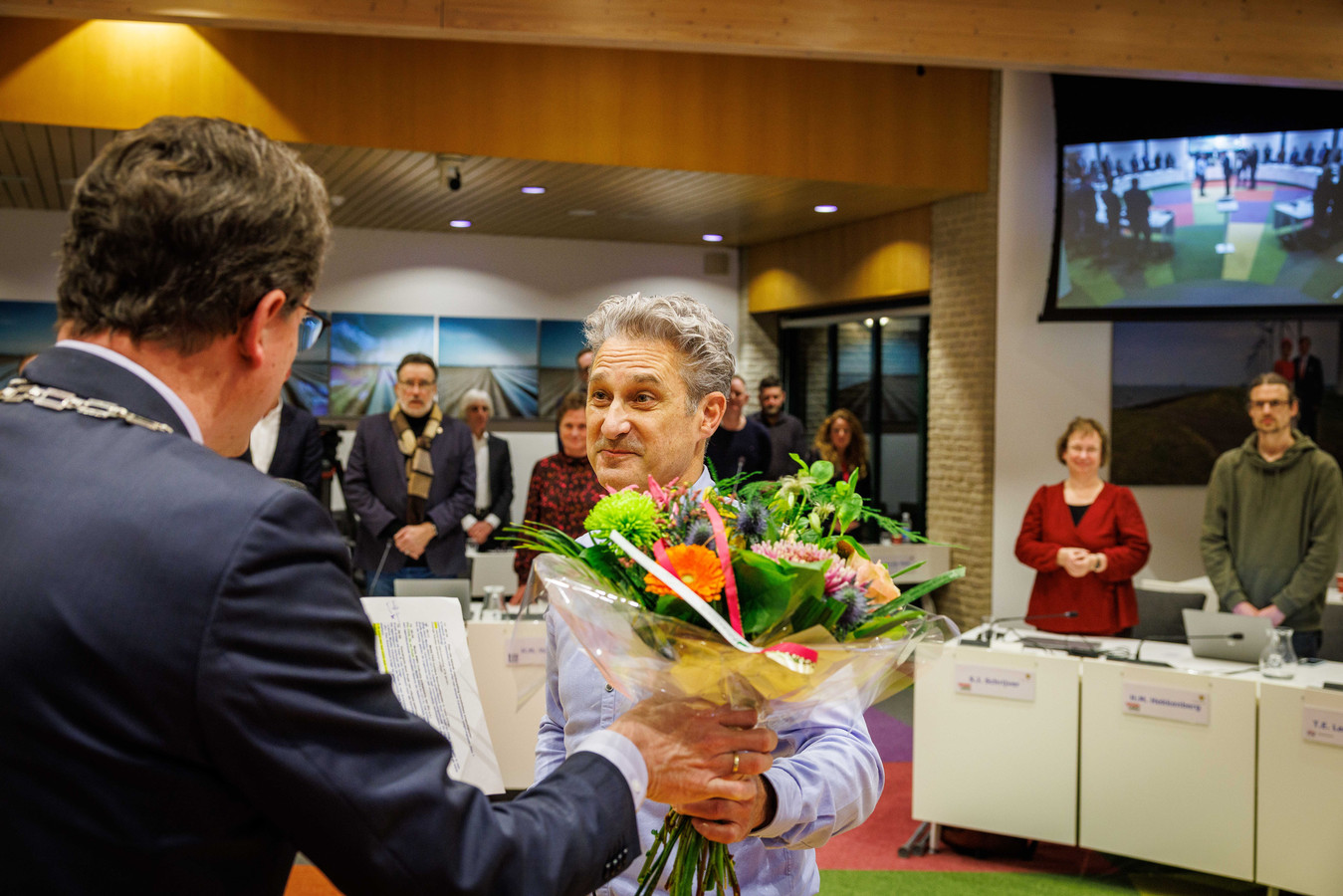 Week lang praat iedereen over René (56), nu vertelt nieuwe wethouder ...