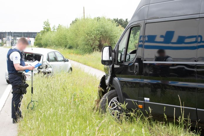 Bestuurder gewond bij kop-staartaanrijding op Deinse Baan | Kruisem ... Bestuurder gewond bij kop-staartaanrijding op Deinse Baan | Kruisem ...