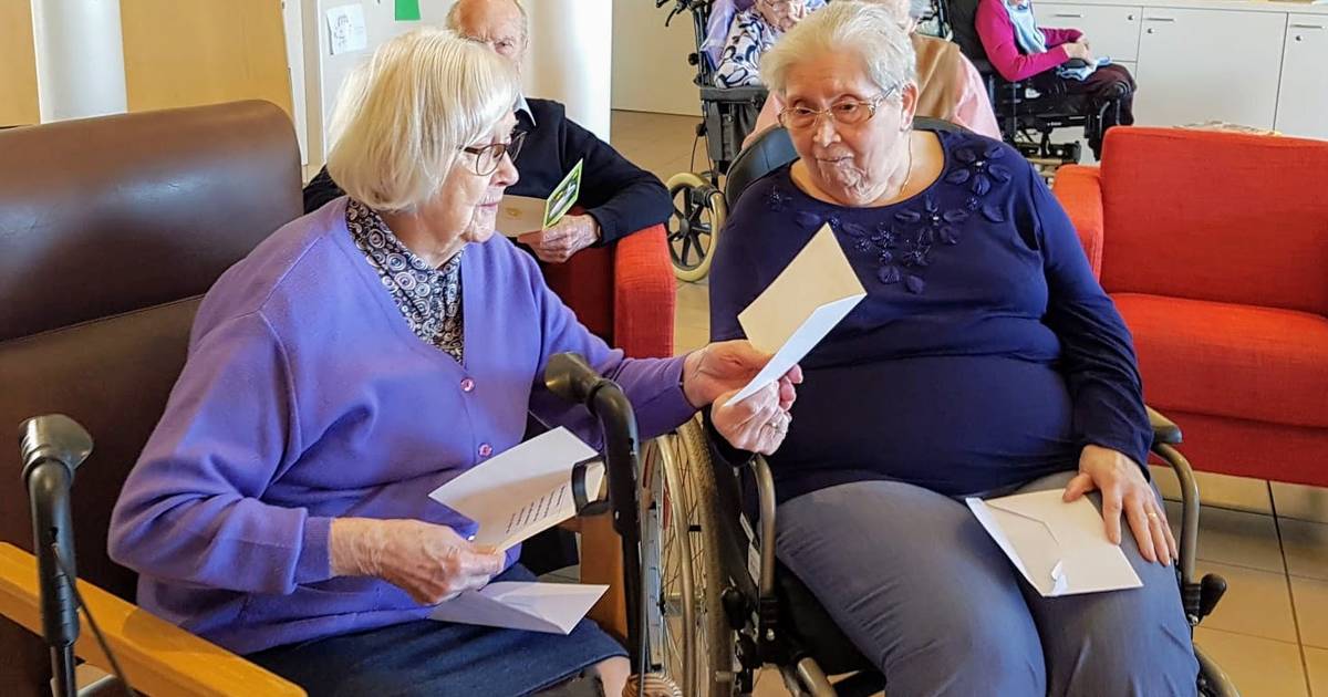 Bewoners van woonzorgcentrum Czagani krijgen post van leerlingen ...