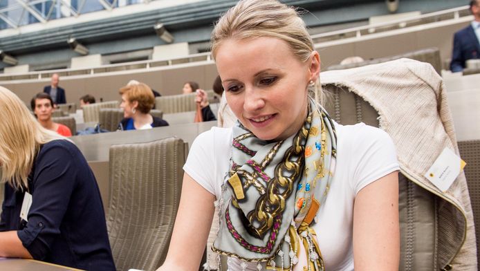 Barbara Bonte (VB) neemt ontslag uit Vlaams Parlement | Binnenland | hln.be