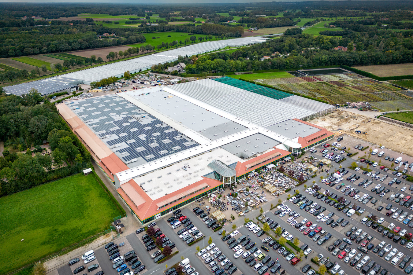 Oosterik staat na 53 jaar nog altijd met beide benen op de grond: ‘Mijn ...