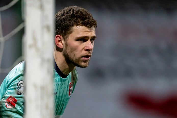 Doelman Liam Bossin twee jaar langer bij FC Dordrecht: ‘Ik voel de ... Doelman Liam Bossin twee jaar langer bij FC Dordrecht: ‘Ik voel de ...
