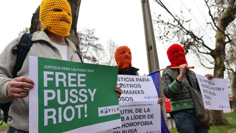 Ruim 63.000 mensen tekenen Amnesty-petitie voor Pussy Riot | De Morgen Ruim 63.000 mensen tekenen Amnesty-petitie voor Pussy Riot | De Morgen