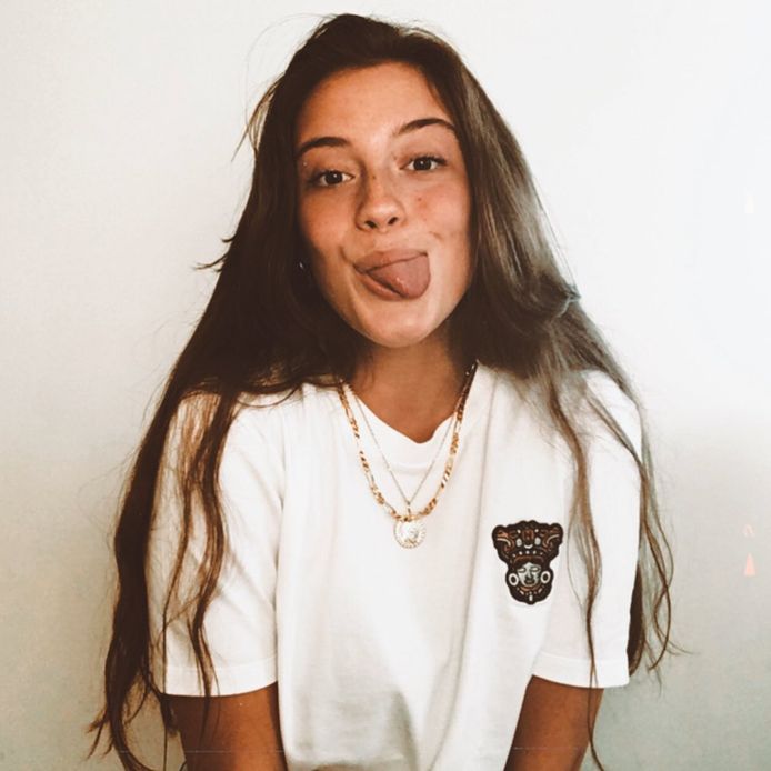 Tiktokster Caroline Van Cauter maakt indruk met imitaties van Martien ...