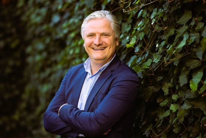 Open VLD kiest Carl De Decker (50) als lijsttrekker voor de ...