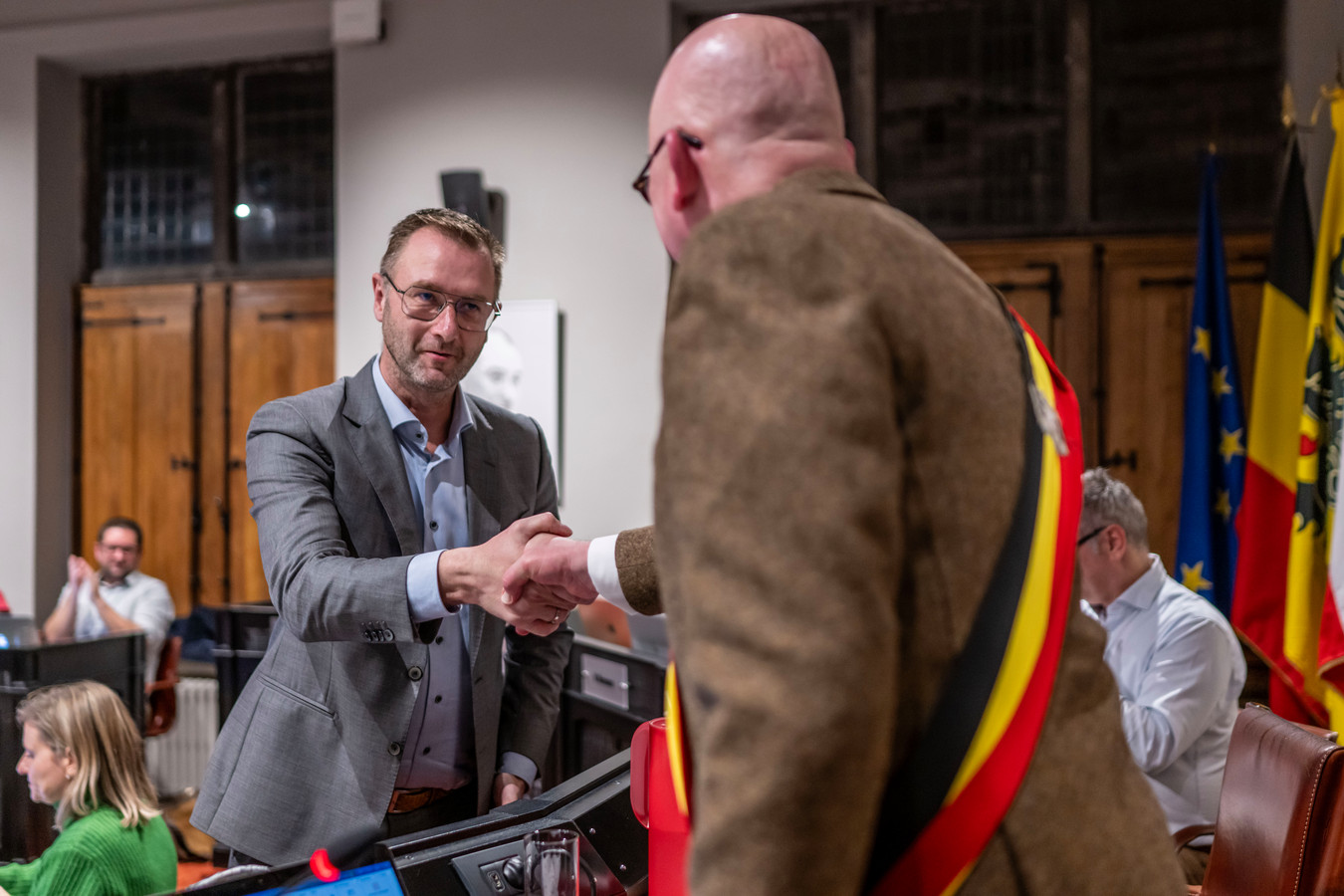 Afscheid burgemeester Piet Buyse zorgt voor stoelendans in gemeenteraad ... Afscheid burgemeester Piet Buyse zorgt voor stoelendans in gemeenteraad ...