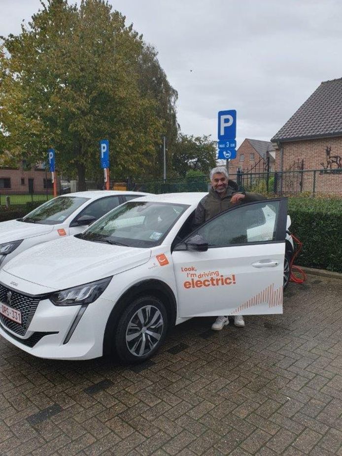 Meerhout gaat van start met Cambio-autodelen met twee elektrische deelwagens | Meerhout | hln.be