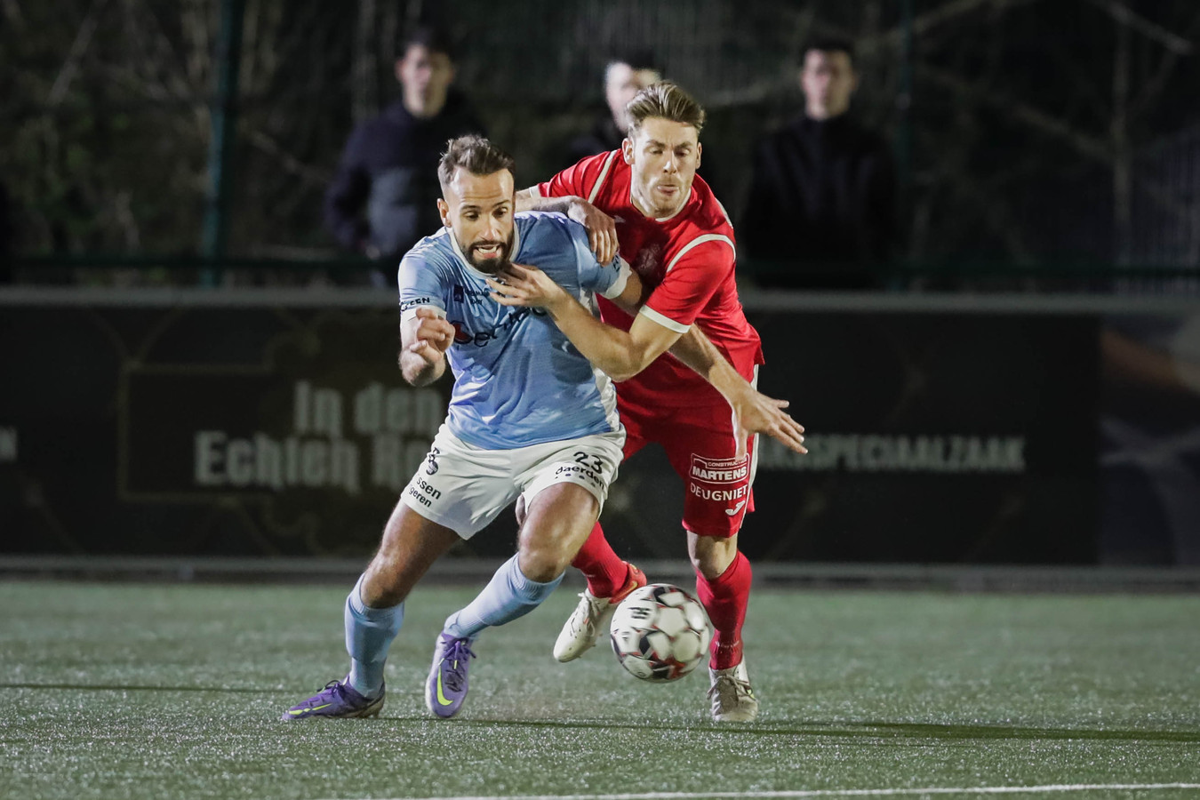 Christophe Martin Suarez (Belisia) na zijn twee doelpunten in topper ...