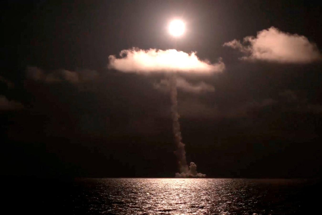 Bereik van 8.000 kilometer en uitgerust met kernkoppen: Rusland test ...