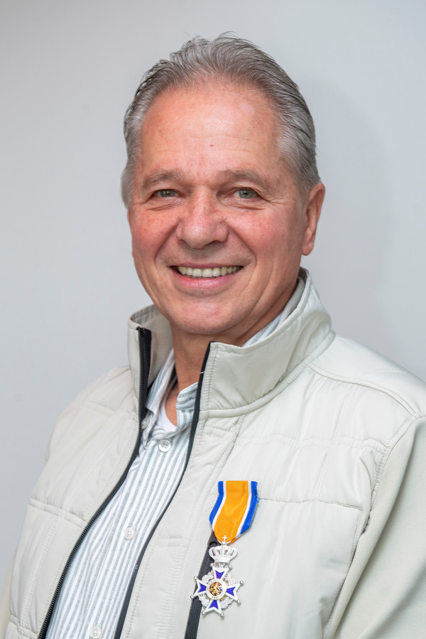 Zeven mannen en drie vrouwen onderscheiden in Deurne | Foto ...