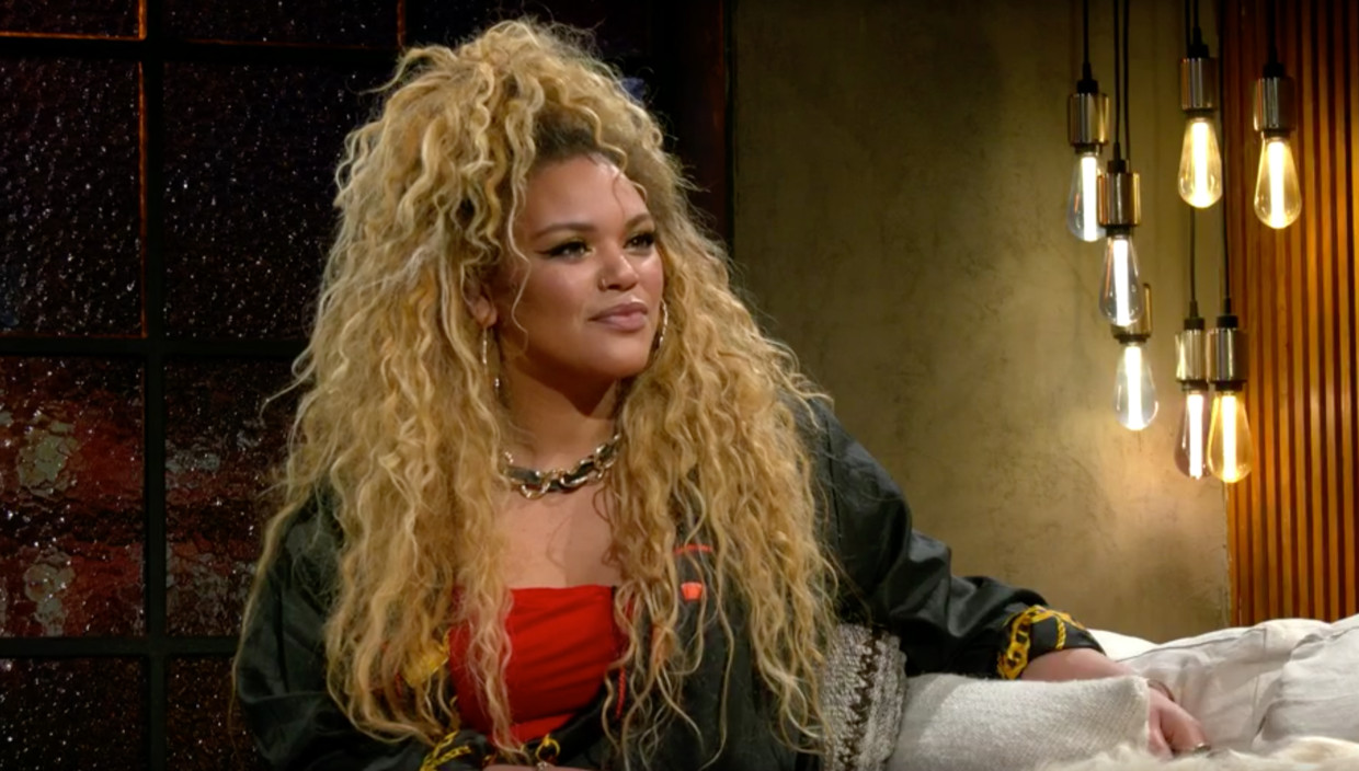 Zangeres Judith Okon: ‘Door mijn burn-out en tinnitus heb ik mijn eigen ...