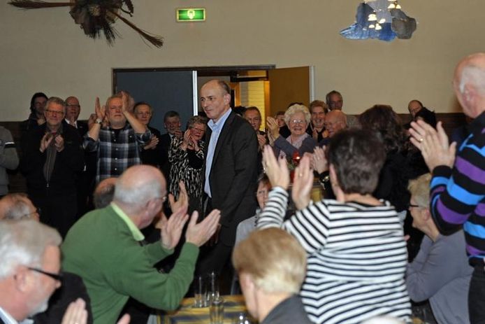 Dorpsprijs Ugchelen voor Wim Schut | Apeldoorn | destentor.nl
