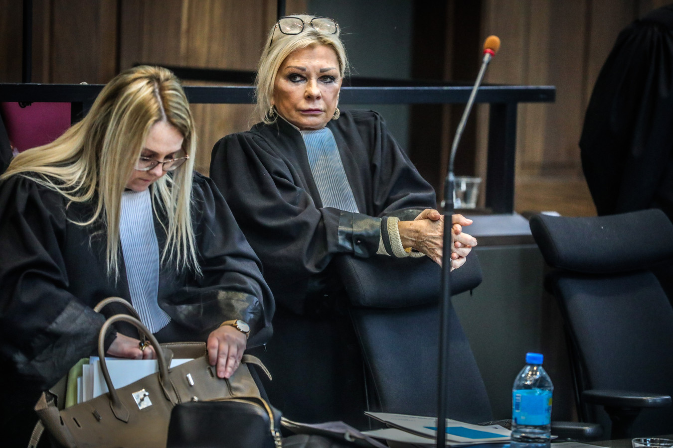 ASSISEN KOTMOORD. Beschuldigde ontkent dat hij Youlia (19) afslachtte ...