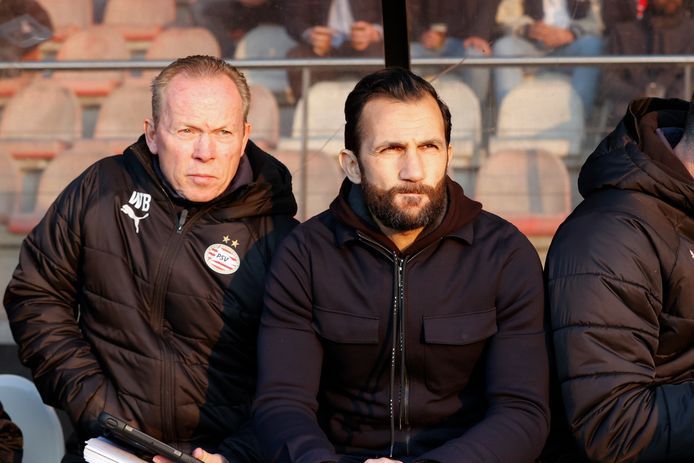 PSV laat trainer Adil Ramzi alsnog vertrekken naar een van de grootste ...