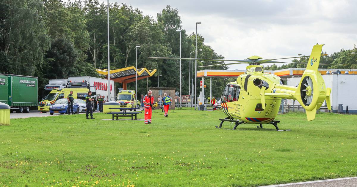 Jongetje na plaspauze bij tankstation langs A6 bij Bant geraakt door ...