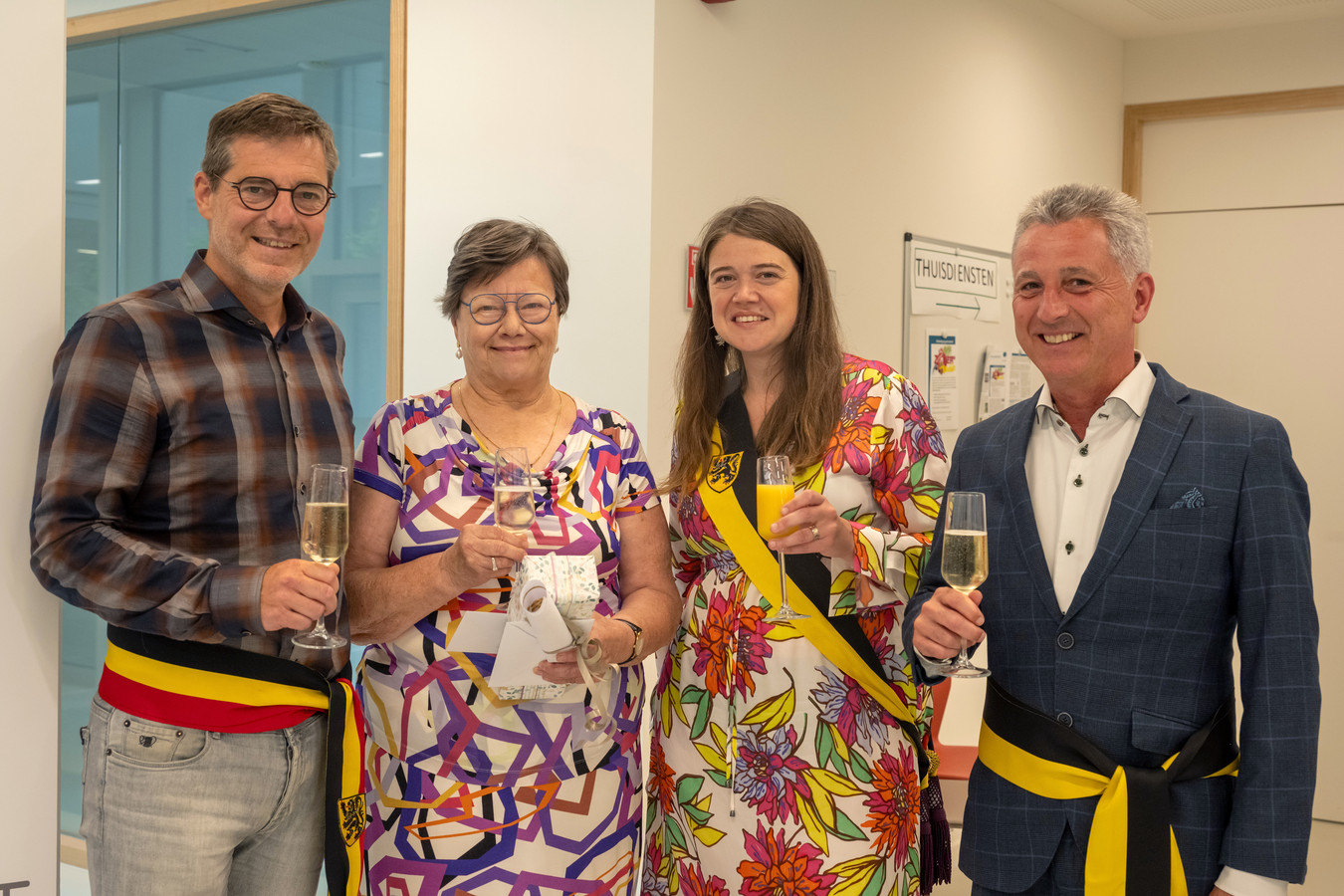 Marie-Thérèse in bloemetjes gezet voor 50 jaar vrijwilligerswerk in het ...