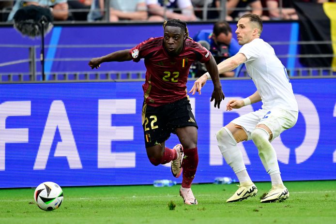 Trossard et Mangala décevants, les paradoxes Doku et Lukaku: nos notes ...
