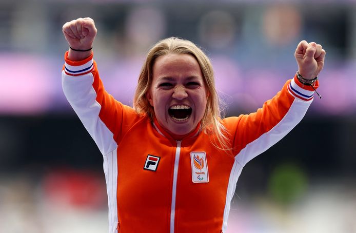 Gouden paralympiër Lara Baars is eerste ereburger van de gemeente Berg ...