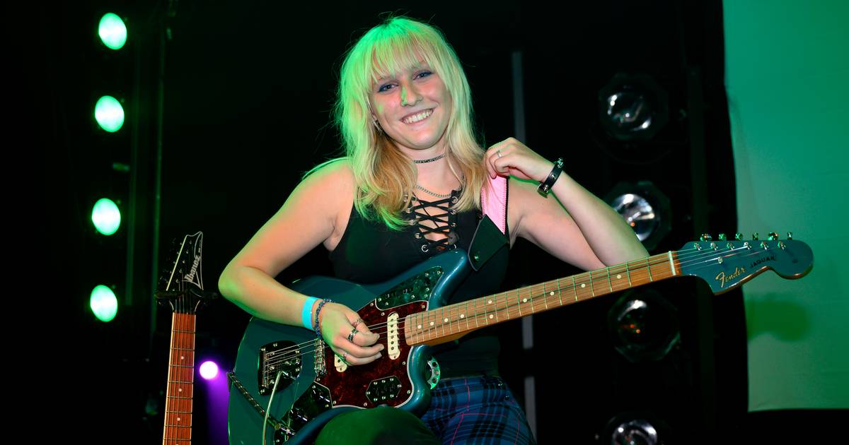 Lara (16) luistert en maakt ‘extreem veel muziek’ : ‘Voor onze ...