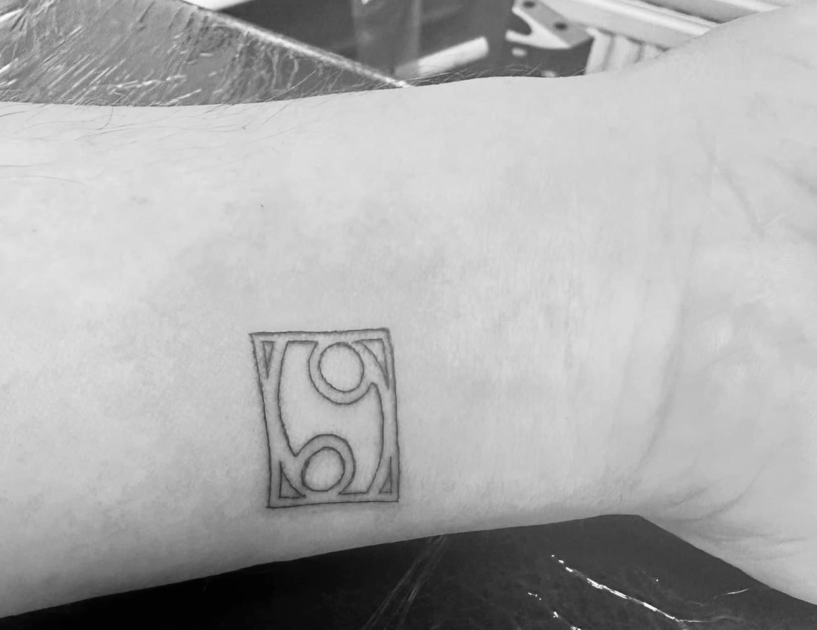 Frank Verstraeten (54) laat logo van Zillion op pols tatoeëren ...
