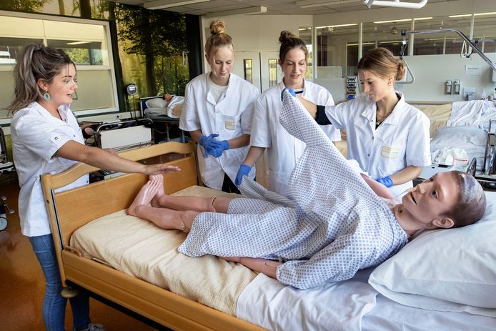 Meer studenten verpleegkunde in Den Bosch en tóch zijn er zorgen: ‘Het ...