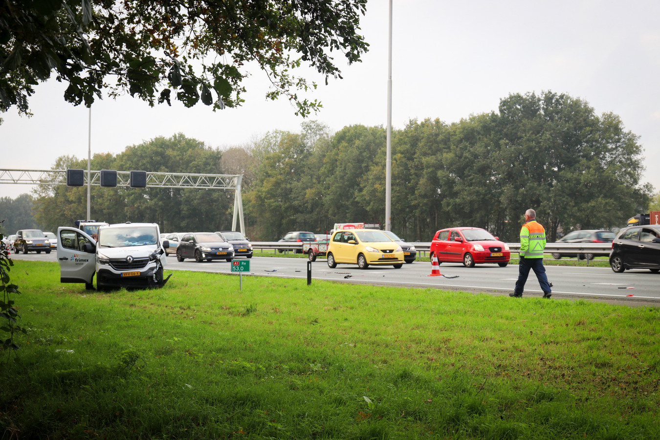 Ongeluk op A1 zorgt voor flinke file bij Barneveld | Foto | destentor.nl