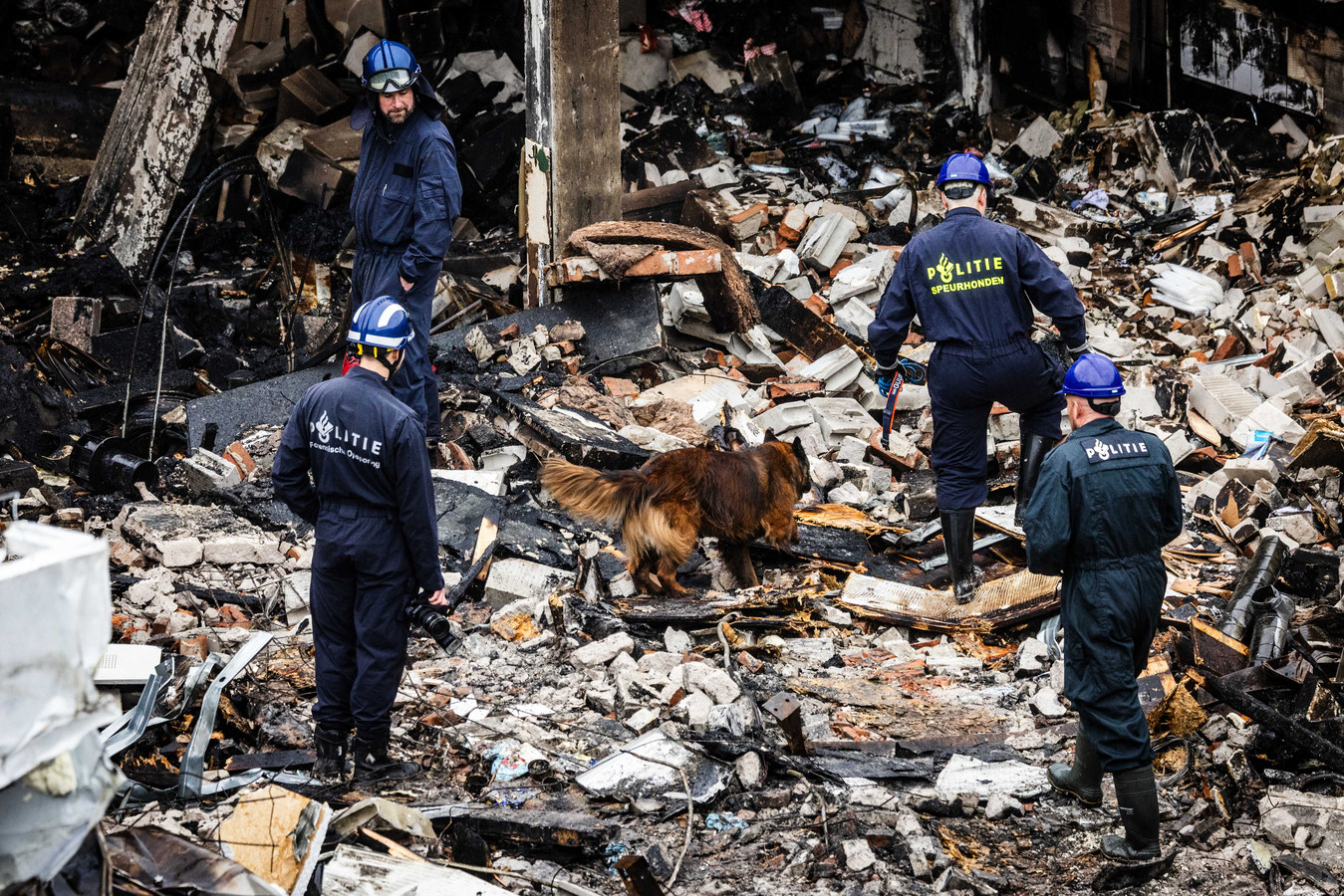 Wat gebeurde er na de ‘ongekend harde’ explosie en zware brand in ...