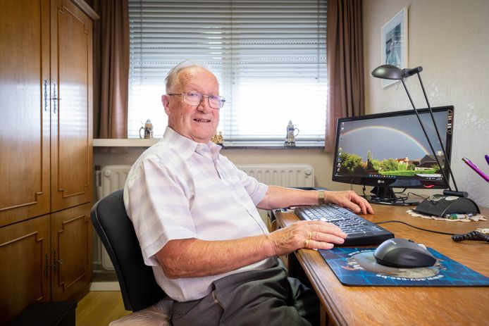 René Mertens (83), al meer dan een halve eeuw regiojournalist in ...