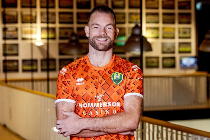 Van Lionel Messi naar Den Haag: doelman Nick Marsman (33) tekent bij ...